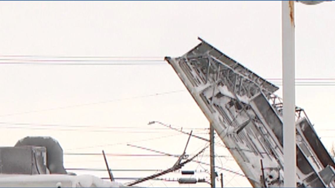 Canopy Falls over at Hamburg gas station | wgrz.com