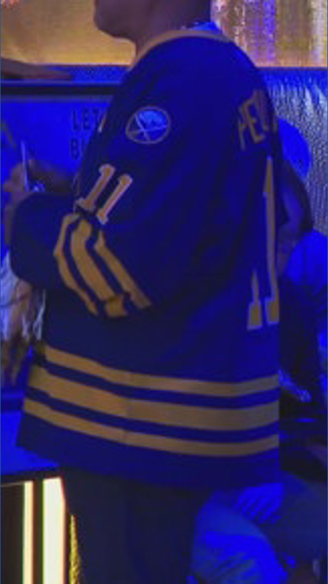 Sabres fans watch game with Buffalo hockey legends | wgrz.com
