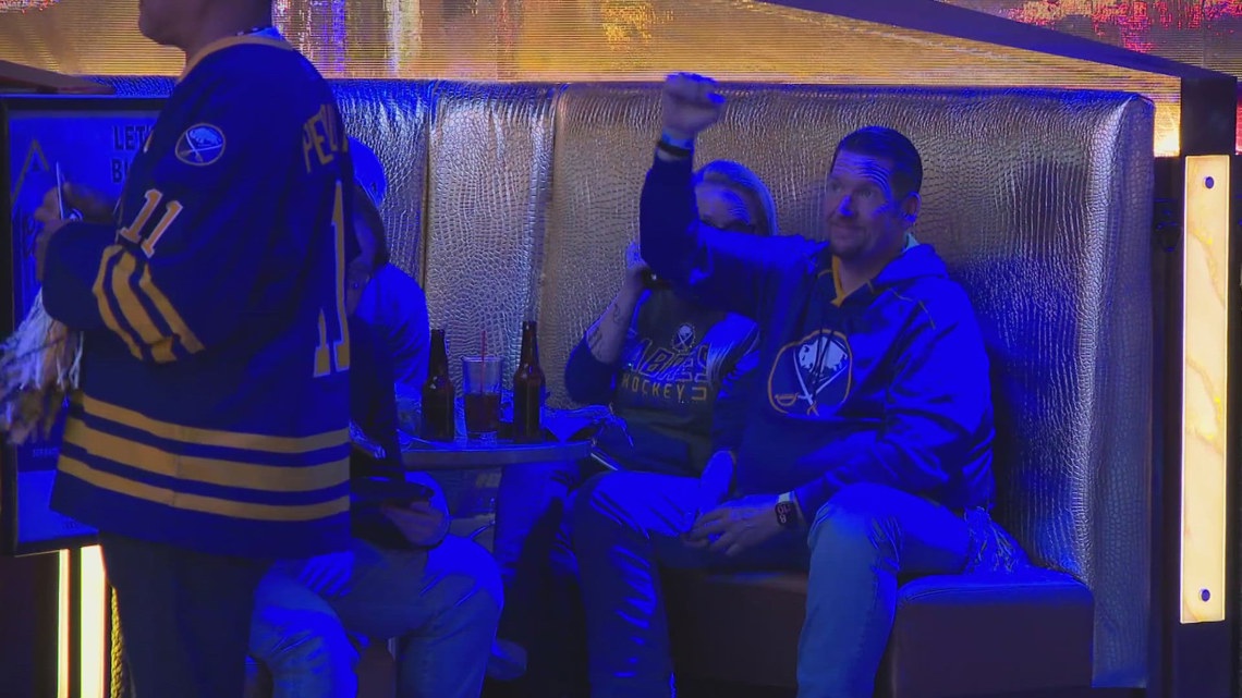 Sabres fans watch game with Buffalo hockey legends | wgrz.com