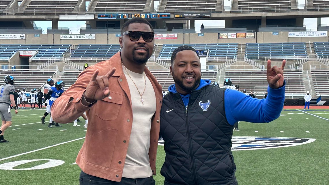 Khalil Mack returns for Buffalo Bulls spring game | wgrz.com