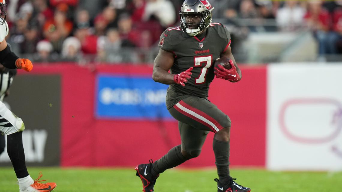 Bills sign running back Leonard Fournette | wgrz.com