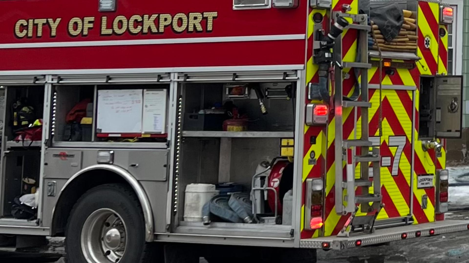 Fire at Lockport apartment complex sends 3 to hospital | wgrz.com
