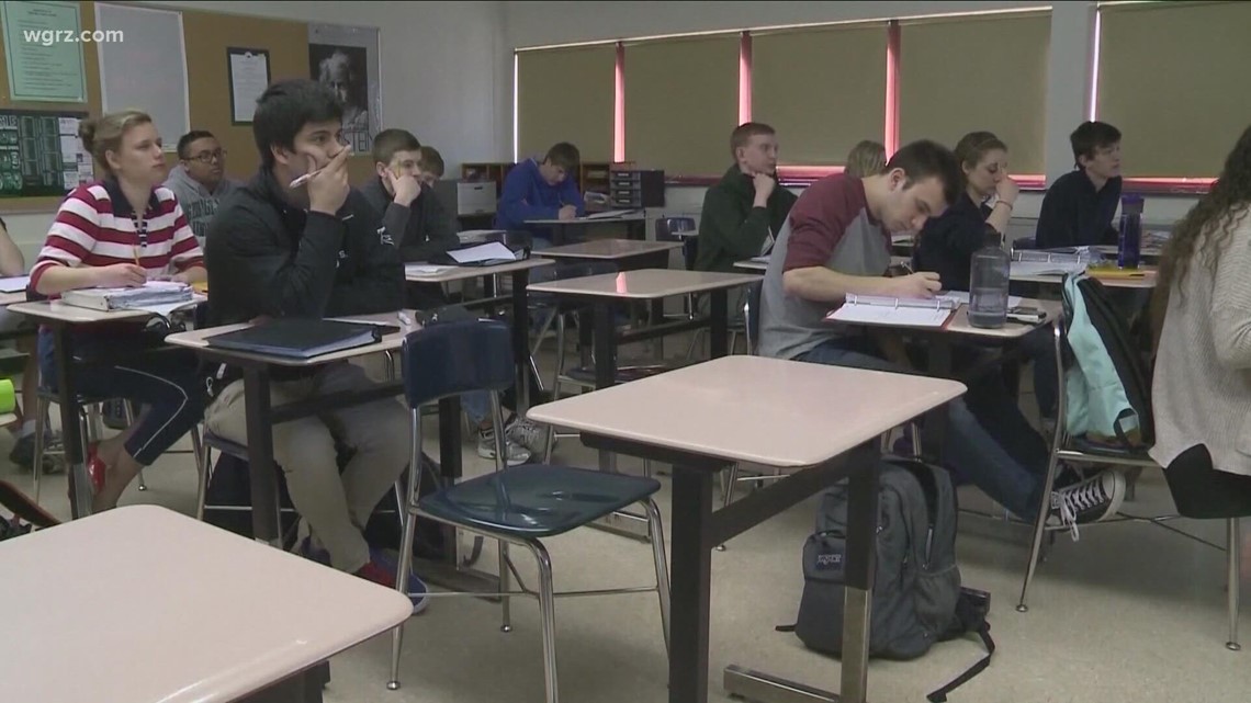 Group opposes lowering standards for high school graduation | wgrz.com