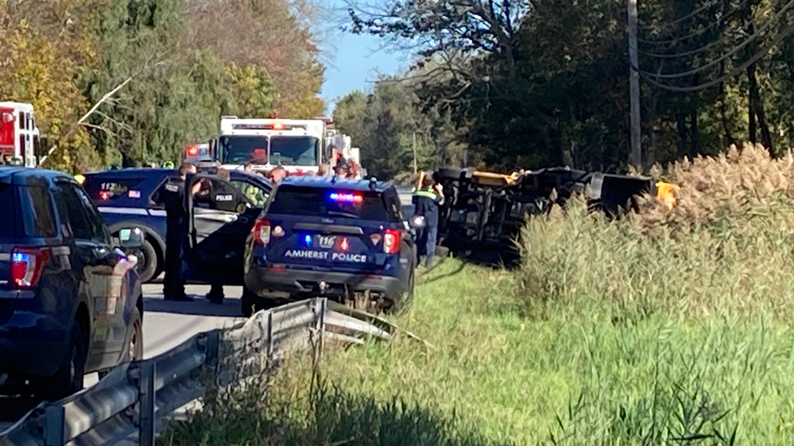 3 injured following Amherst crash involving school bus | wgrz.com