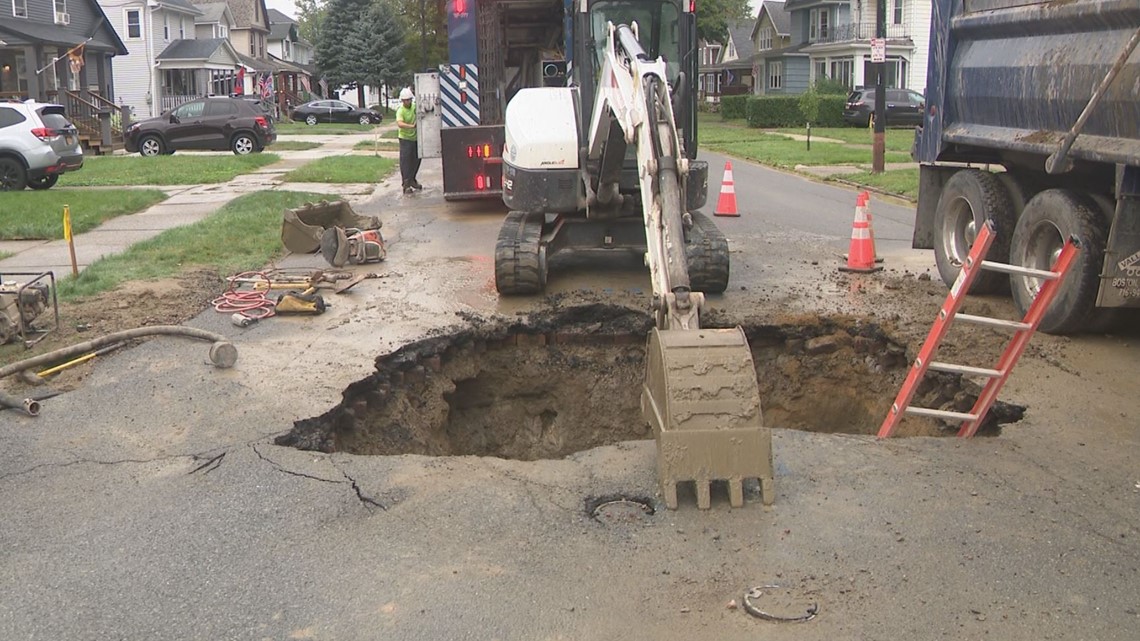 School bus gets stuck in sinkhole Wednesday morning in South Buffalo ...