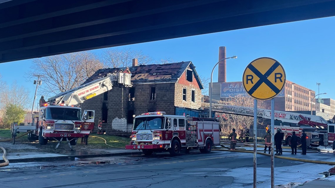 Vacant building catches on fire Tuesday morning in Buffalo near I-190 ...