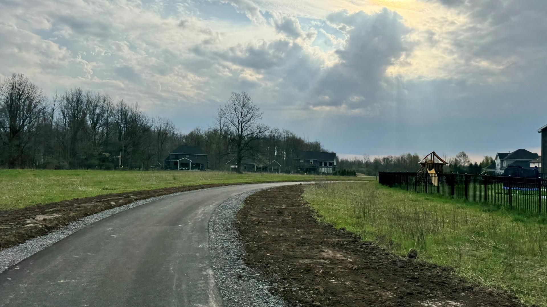New walking trail opens in the Town of Clarence | wgrz.com