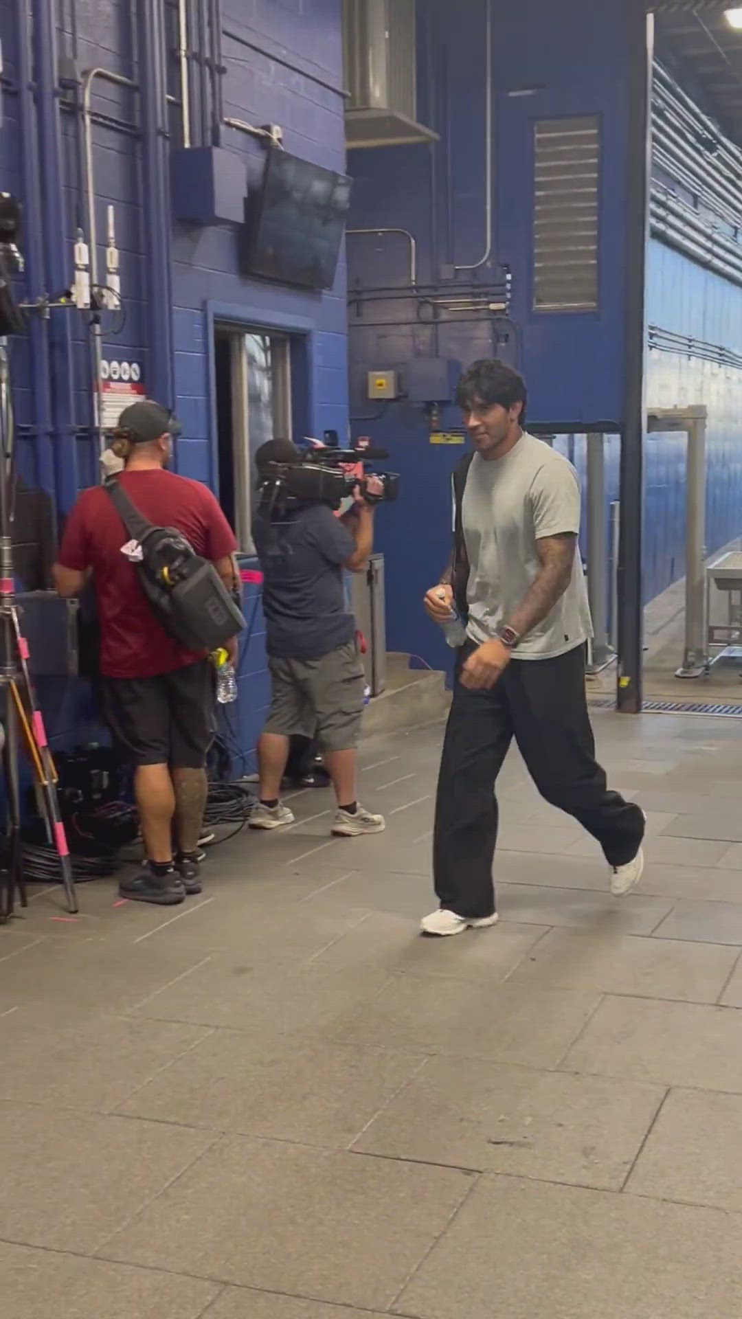 Bills pregame: Jimmy Ciarlo arrives at Highmark Stadium | wgrz.com