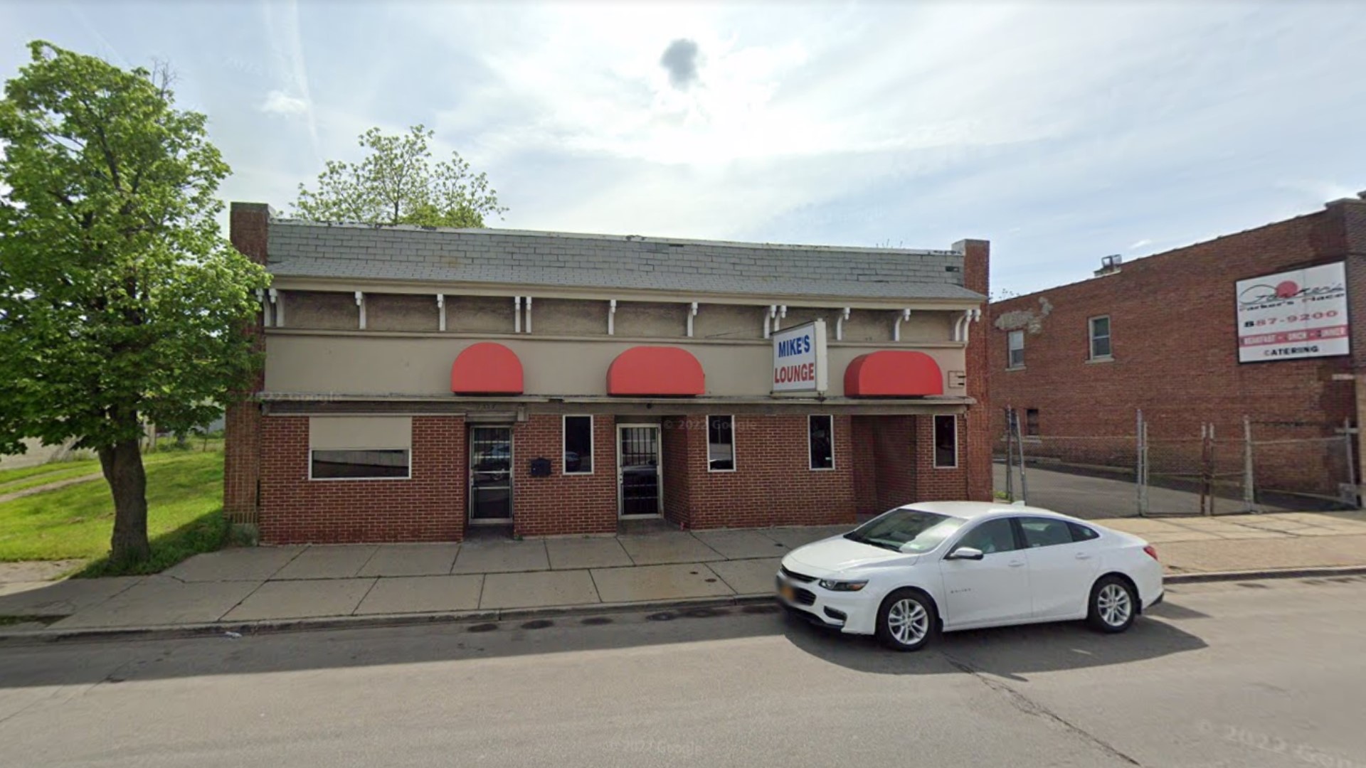 Longtime East Side restaurateur easing back with sale of Mike's Lounge ...