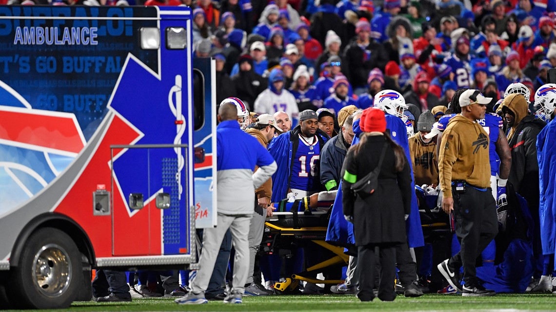 Taylor Rapp taken away in ambulance after injury | wgrz.com