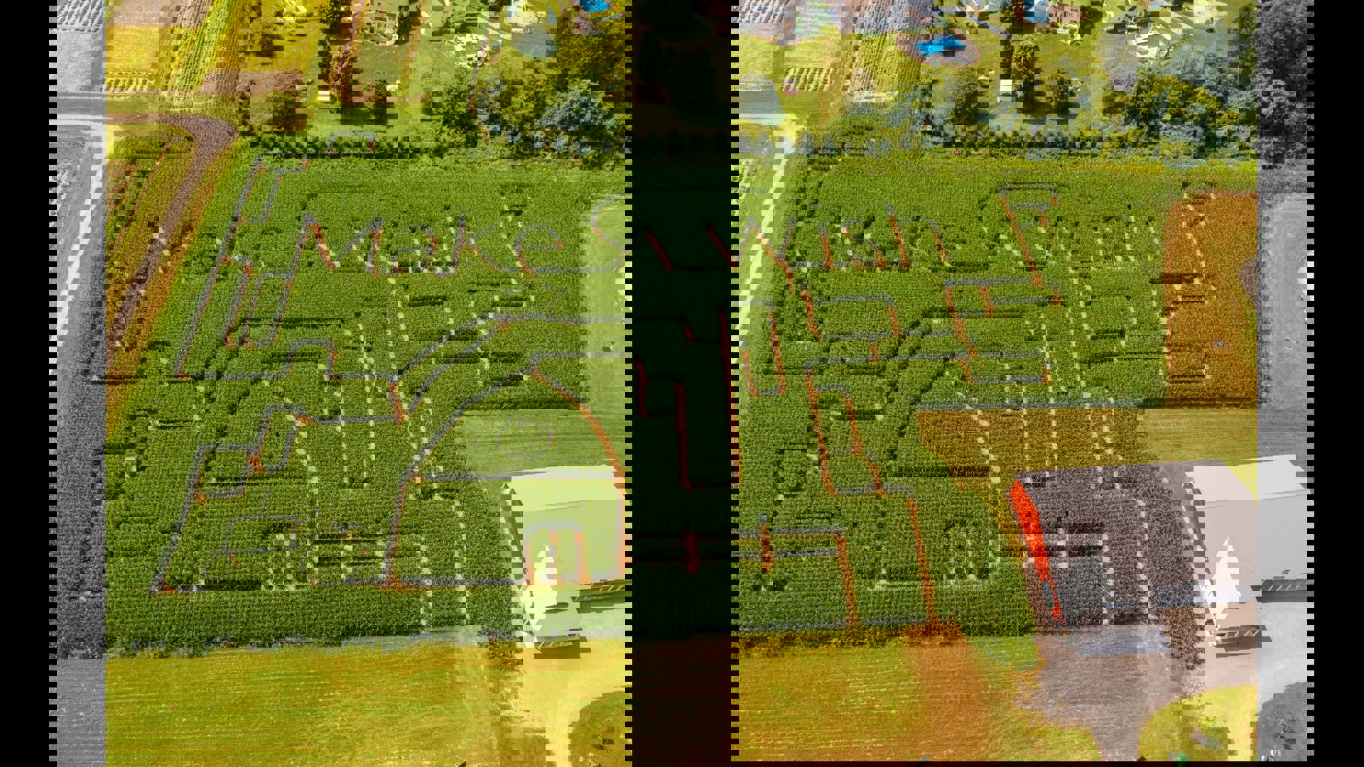 Fans relive Bills history in unique farm corn maze | wgrz.com