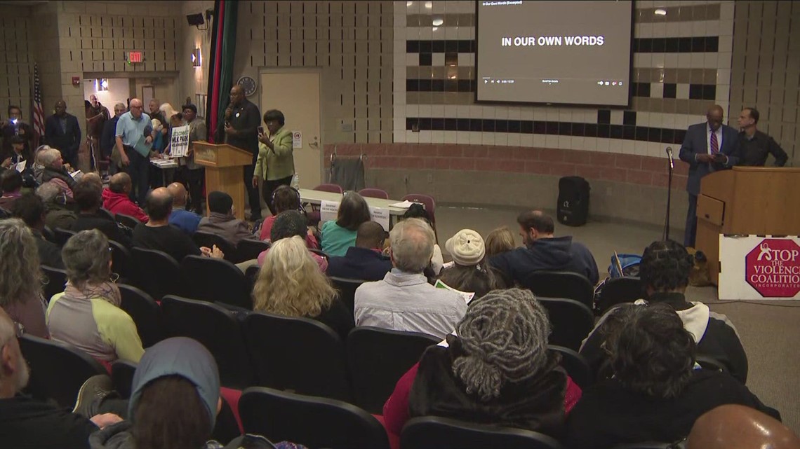 People pack the Merriweather library for Kensington project town hall ...