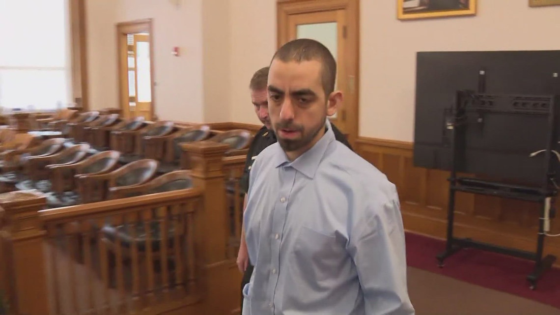 Hadi Matar trial: Jurors watch video showing man stabbing Salman ...