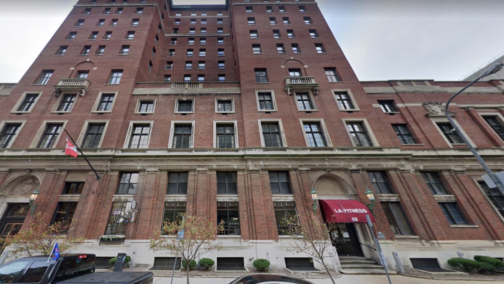 Deco Lounge in downtown Buffalo grand opening | wgrz.com