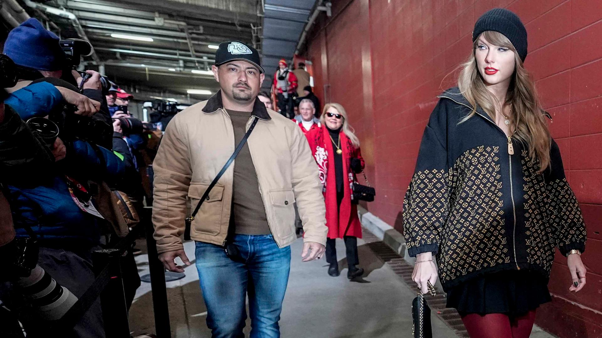 Taylor Swift arrives at Arrowhead Stadium for the AFC championship game ...