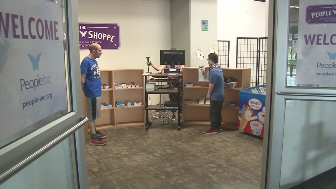 New store gives job opportunities to people with disabilities | wgrz.com