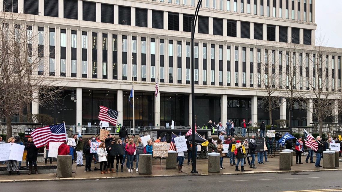 Protesters outside Rath Building calling on officials to reopen | wgrz.com