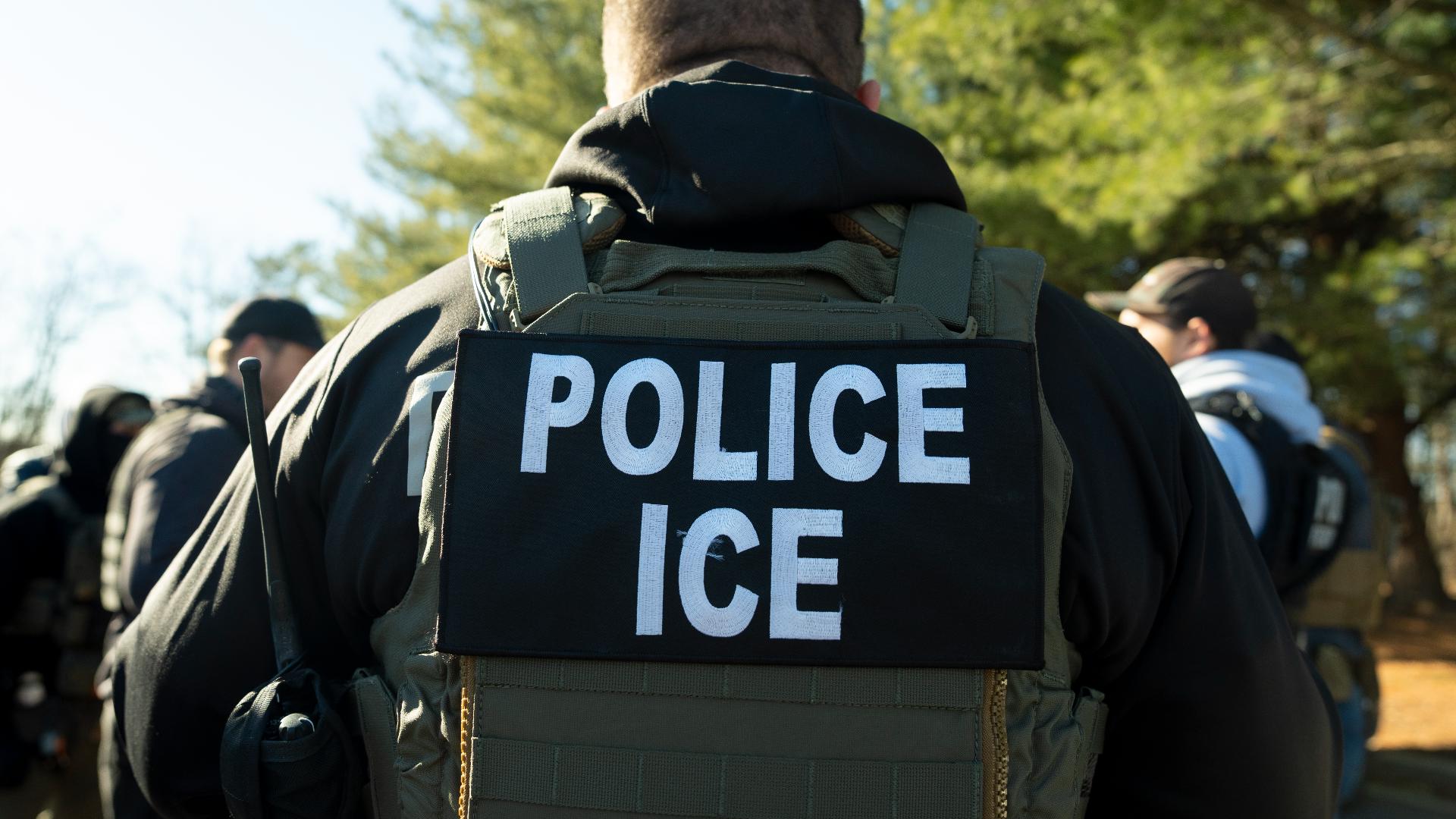 Arrest policy: Law aims to ICE from wearing masks during immigration ...