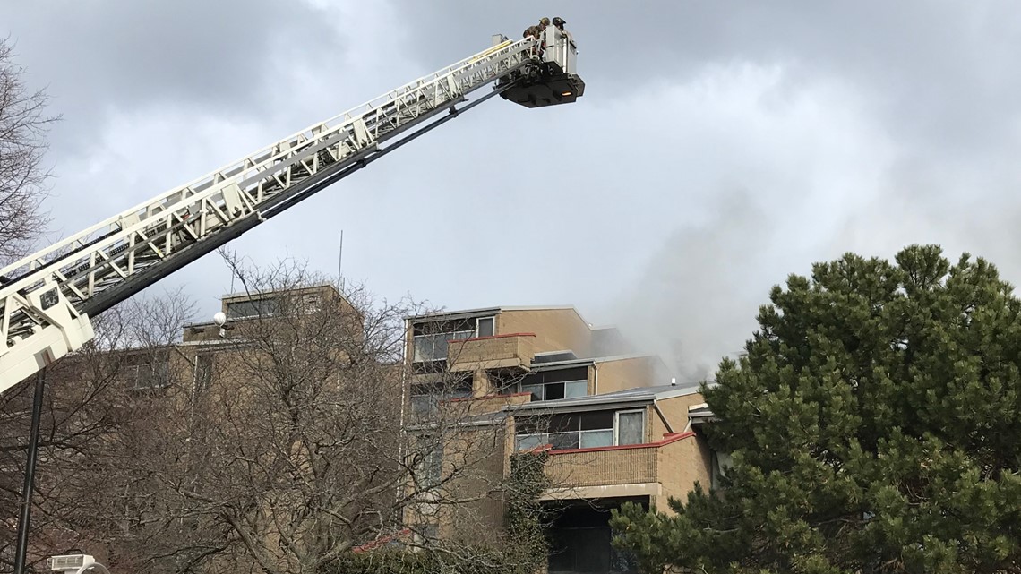 Buffalo Firefighters battle 2-alarm apartment fire | wgrz.com