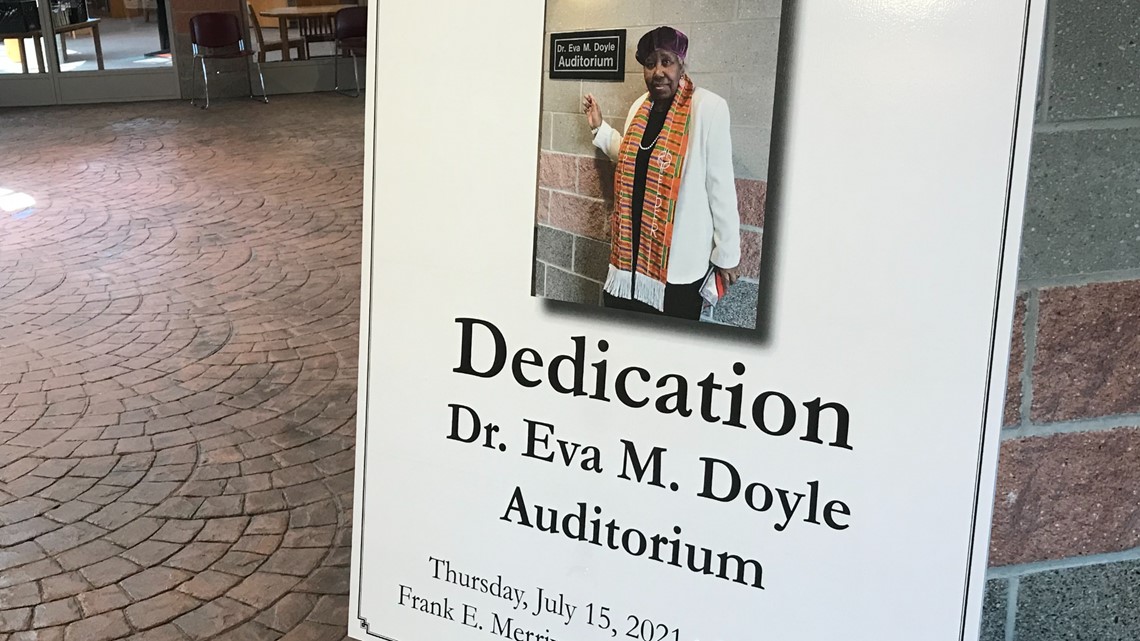 Library auditorium dedication honors Dr. Eva M. Doyle | wgrz.com