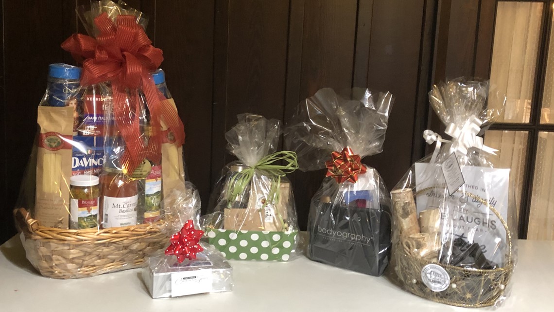 Clarence Arts, Crafts Society hosts 43rd annual holiday show | wgrz.com