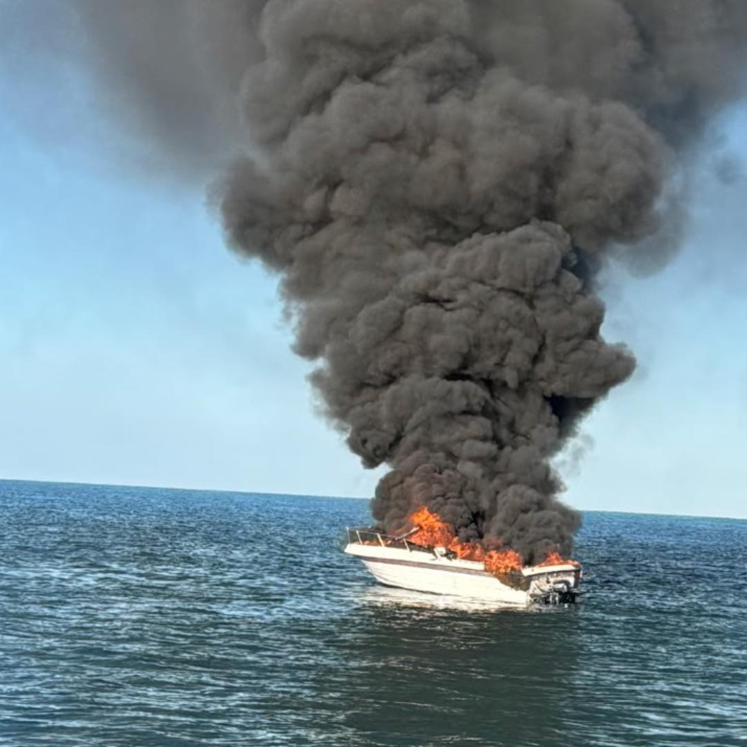 Boat fire erupts on Lake Erie near Buffalo | wgrz.com