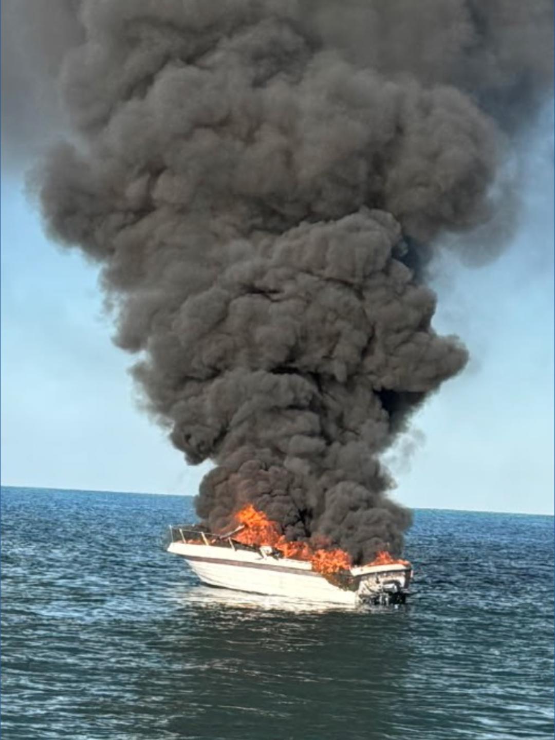 Boat fire erupts on Lake Erie near Buffalo | wgrz.com