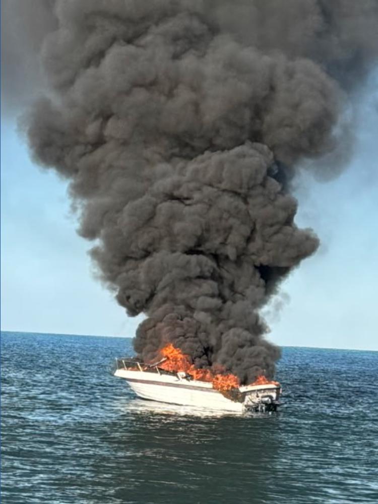 Boat fire erupts on Lake Erie near Buffalo | wgrz.com