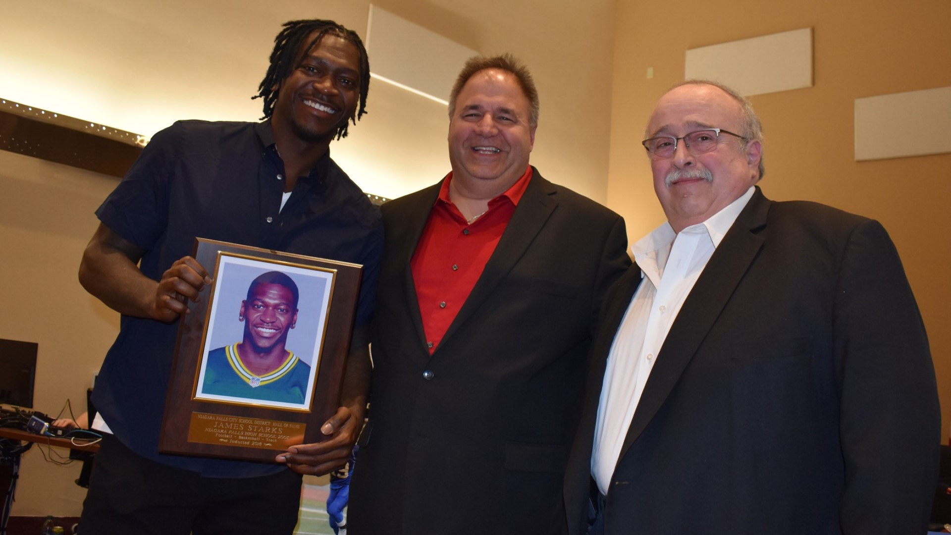 Former Green Bay Packer James Starks honored by Niagara Falls High ...