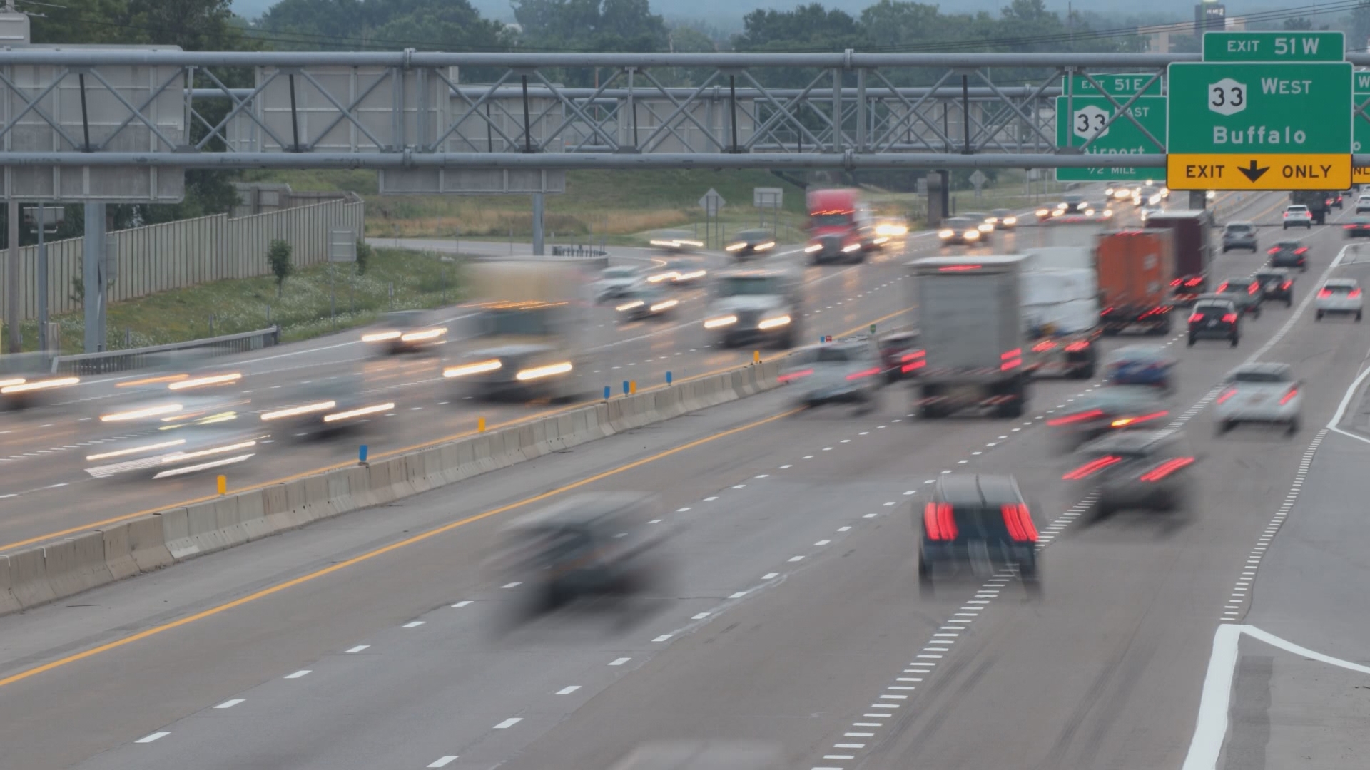 Interstate 90 crash: Tractor-trailer rolls over on the Thruway | wgrz.com