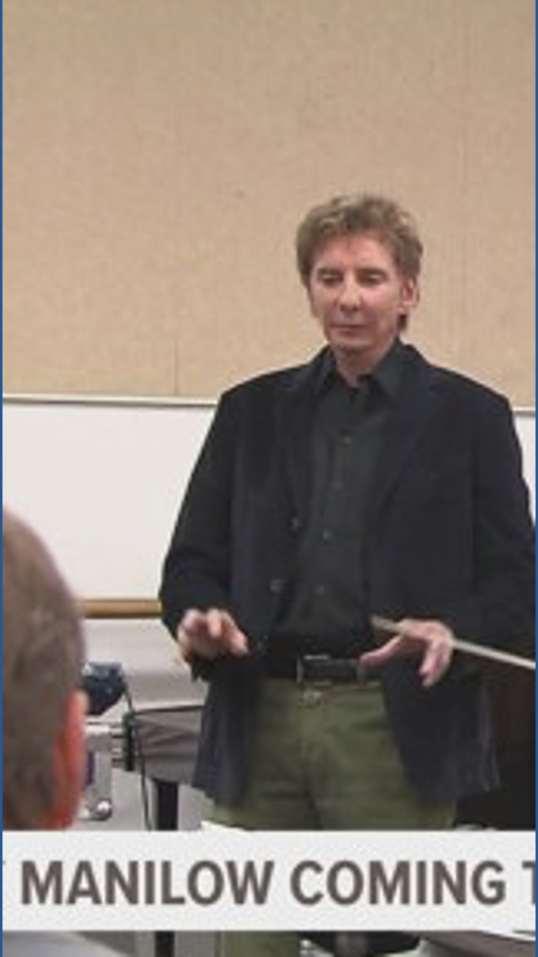 Daybreak talks and sings Barry Manilow | wgrz.com