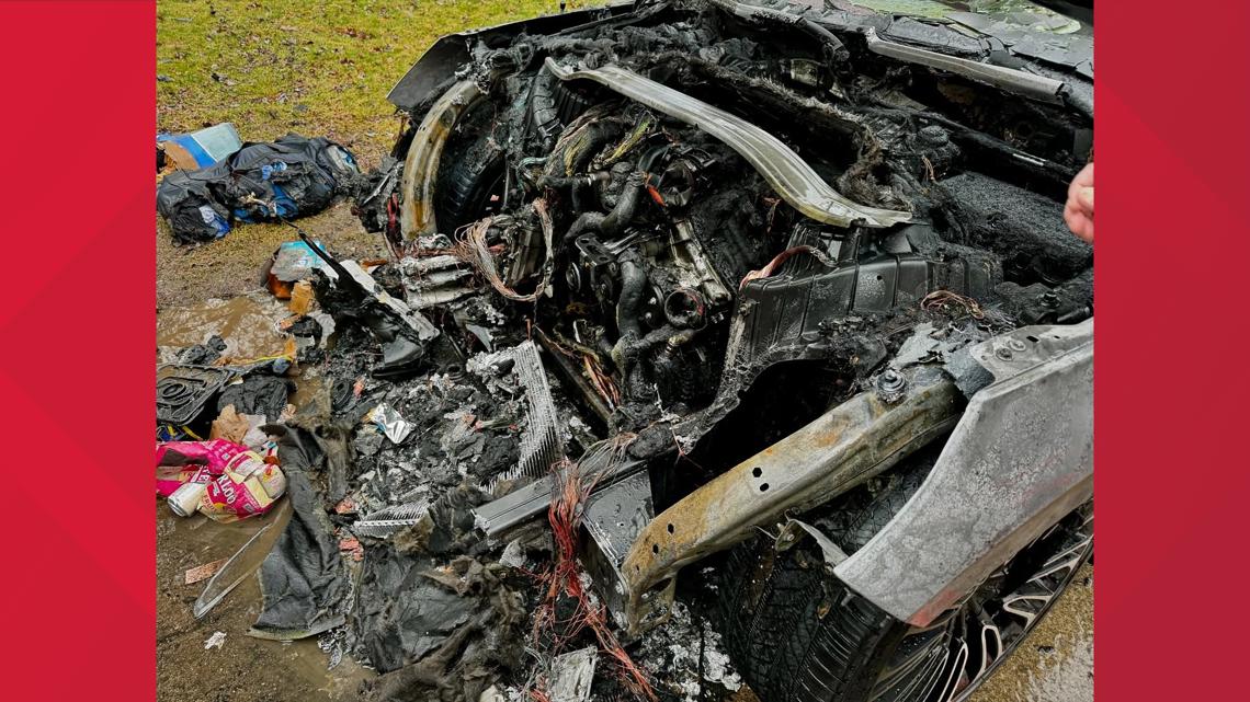 Snyder firefighters extinguish driveway car fire | wgrz.com