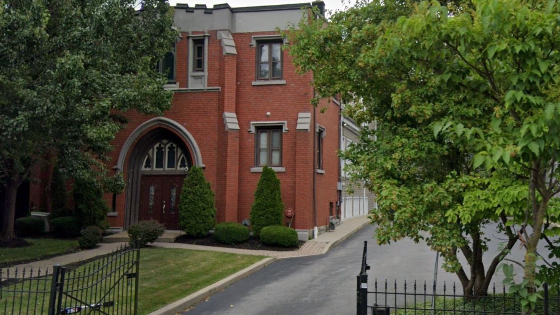 Popular Buffalo piercing and tattoo gallery CowPok moves | wgrz.com