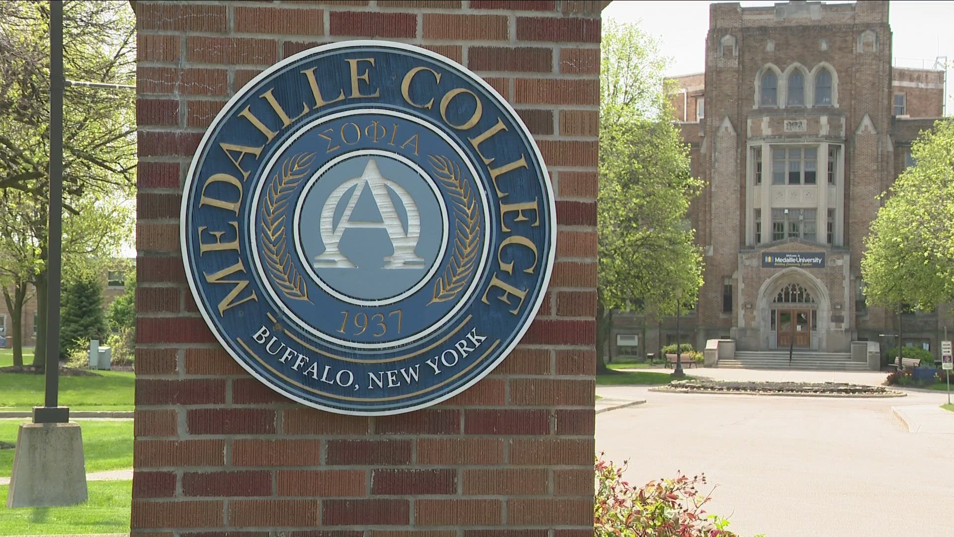 Town Hall: Medaille University | wgrz.com