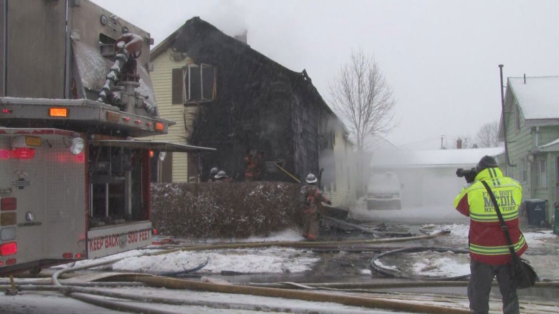 Buffalo firefighters battle fire in Black Rock neighborhood | wgrz.com
