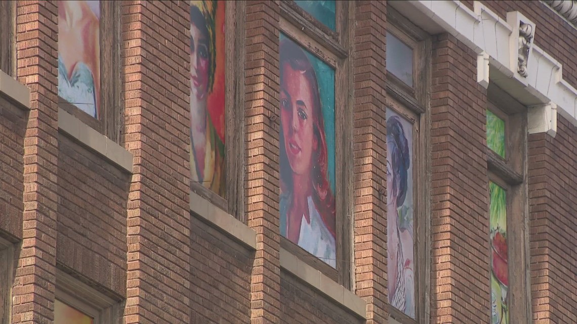 Polly King portraits on Jenss building in Niagara Falls | wgrz.com