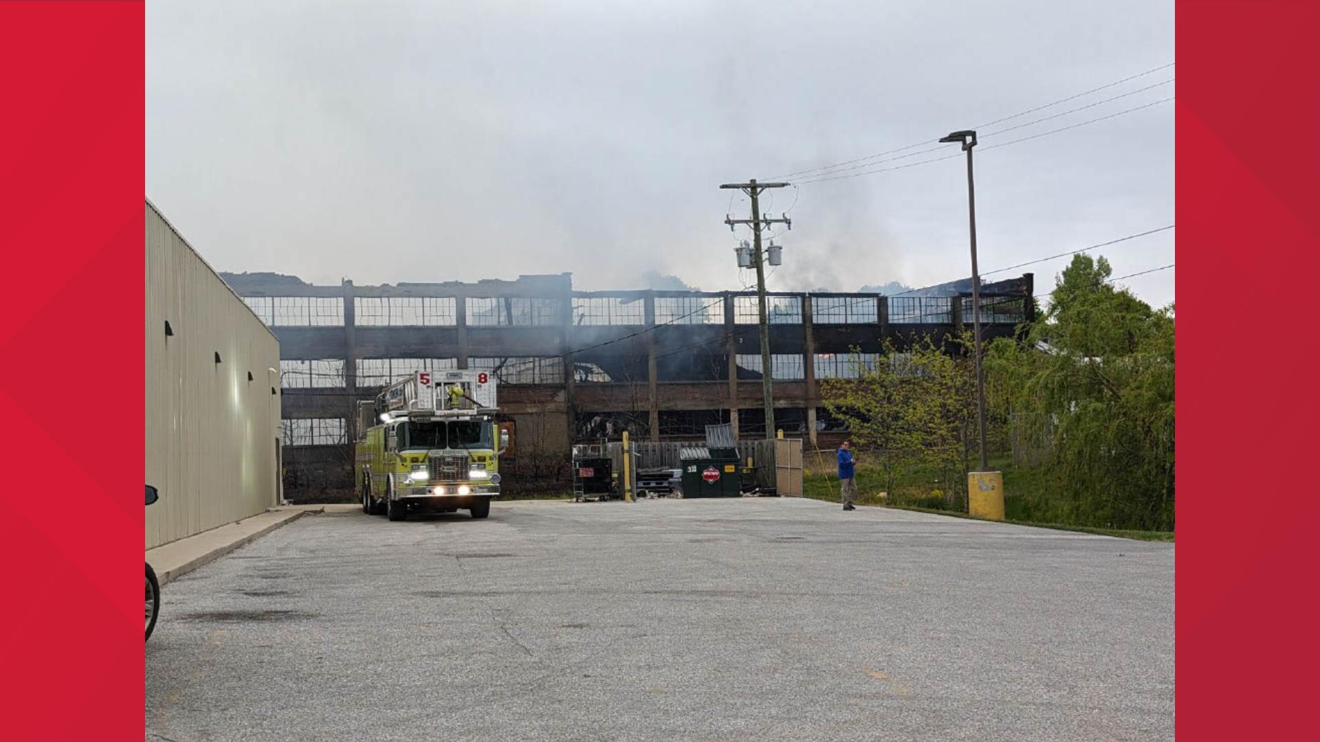 Massive fire engulfs Pennsylvania warehouse | wgrz.com
