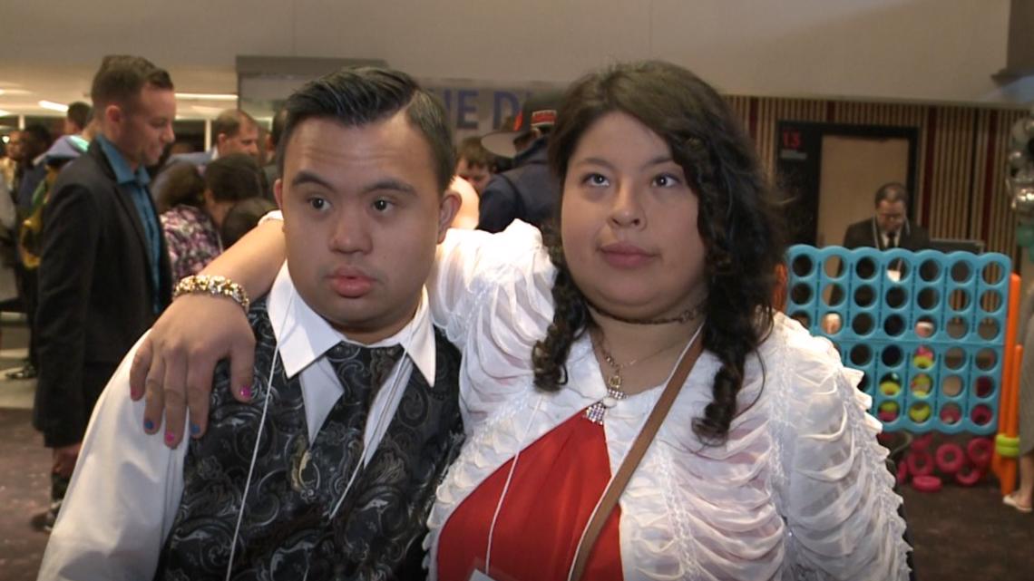 Prom for people with special needs held in DC | wgrz.com