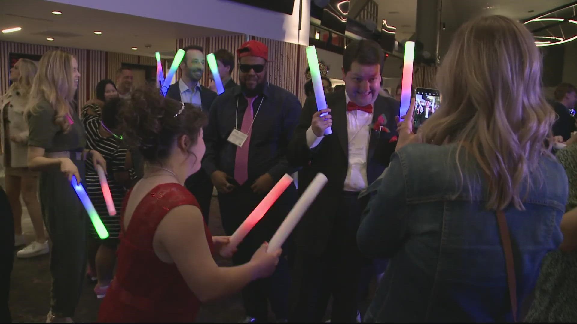 Prom for people with special needs held in DC | wgrz.com