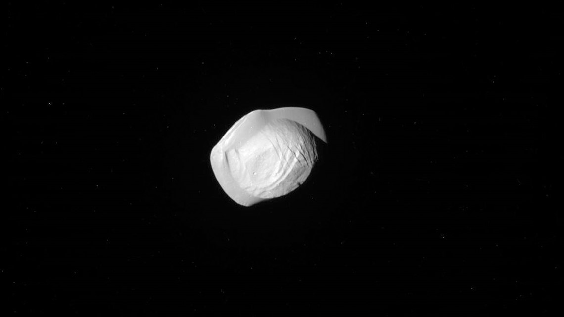 Saturn's tiny moon Pan looks like a space ravioli | wgrz.com